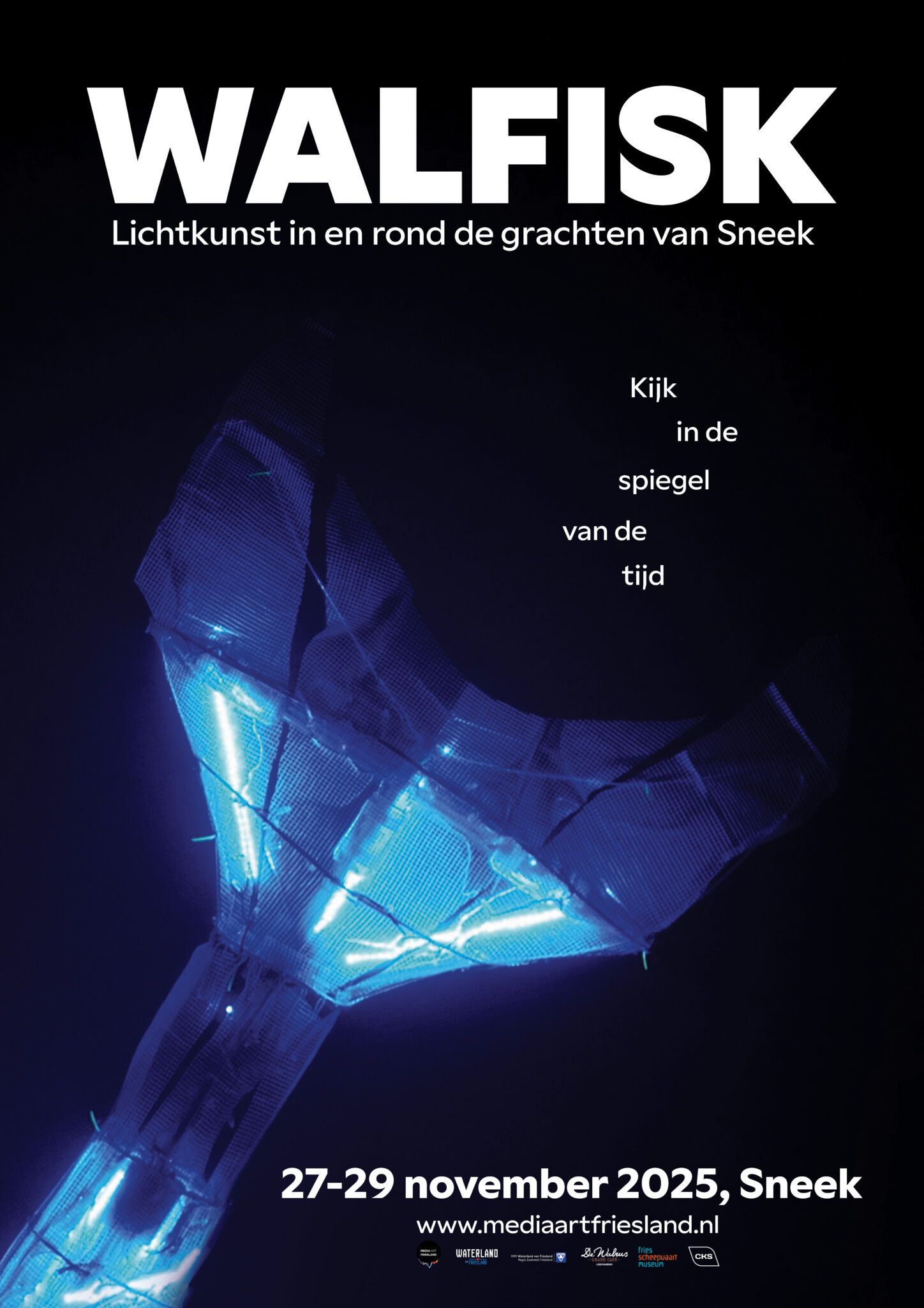 Meterslange techno-walvis in Sneeker gracht tijdens programma rond de ...